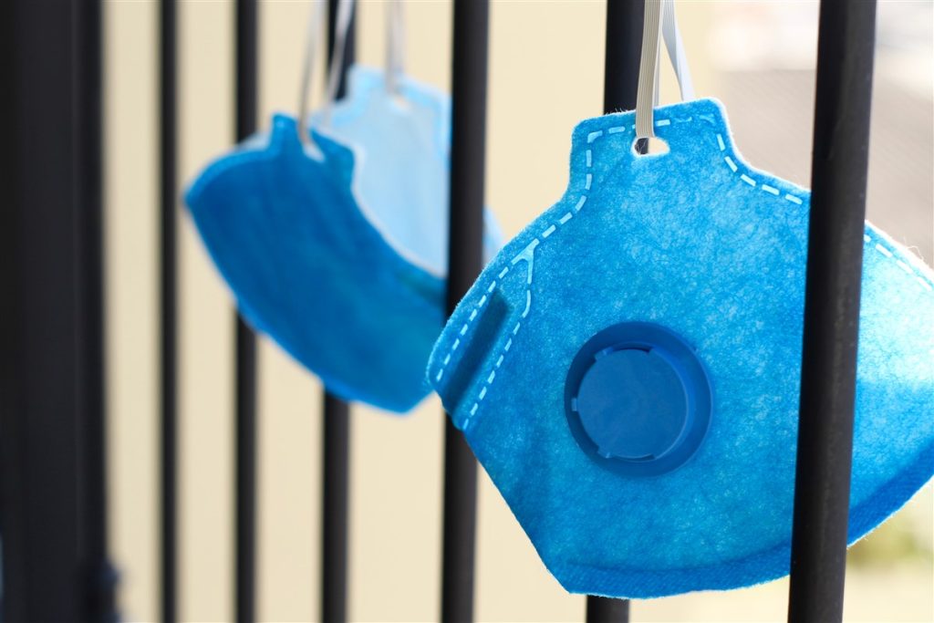 L'évolution historique des masques de protection : de la peste au COVID-19